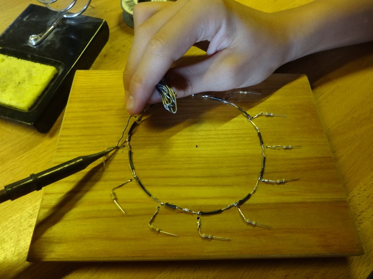 Tutoriel DIY Un chenillard… circulaire Tutoriel DIY Un chenillard… circulaire